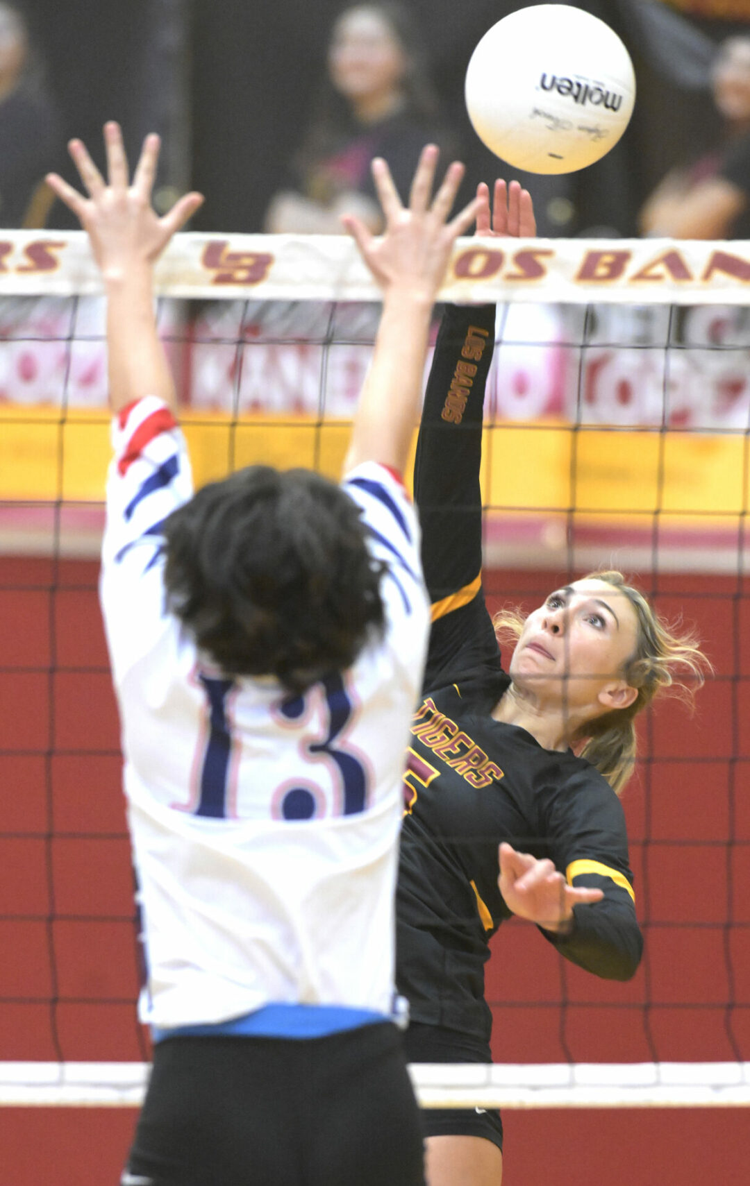 Los Banos volleyball defeats Beyer - The Westside Express